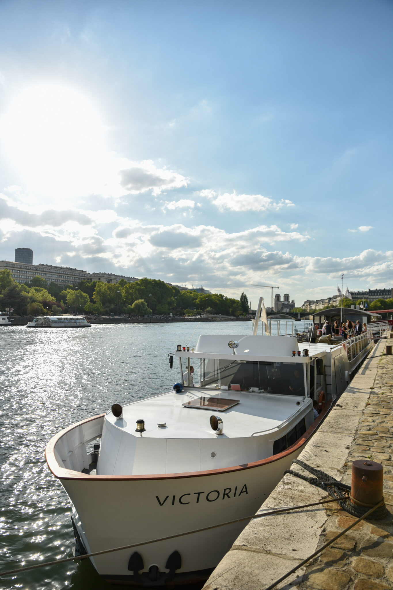 Exploring Paris by Boat: Seine River Cruises | laviecreativepodcast.com
